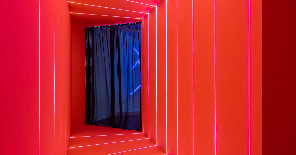 Skeiv utstillingsarkitektur i Møllergata - Arkitektur